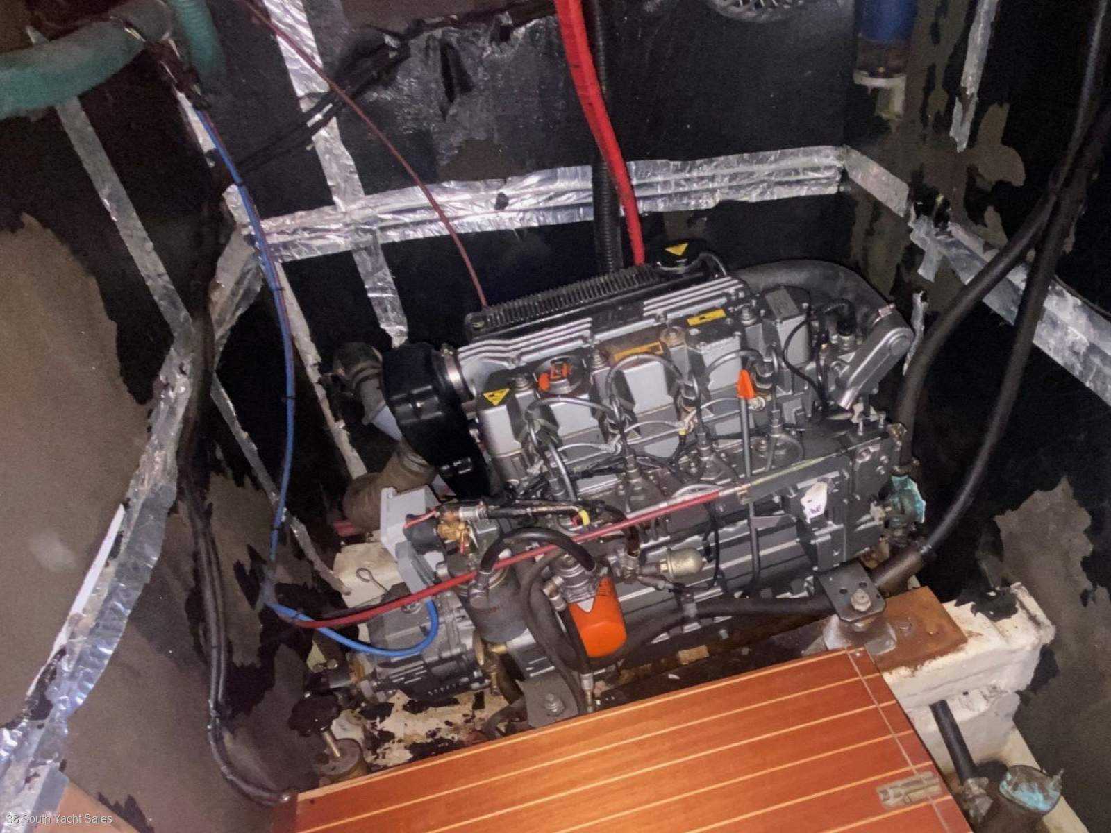 Used Moody 40 Center Cockpit Cruising Yacht for Sale | Yachts For Sale ...