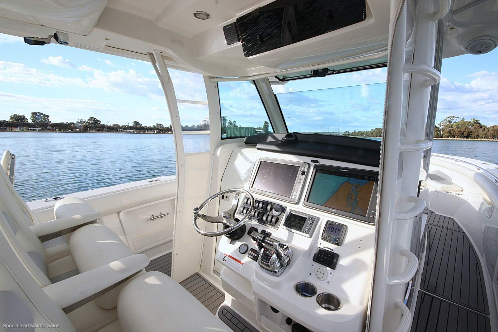 Boston Whaler 370 Outrage *** A SERIOUS OFFSHORE MACHINE *** $569,000 ...