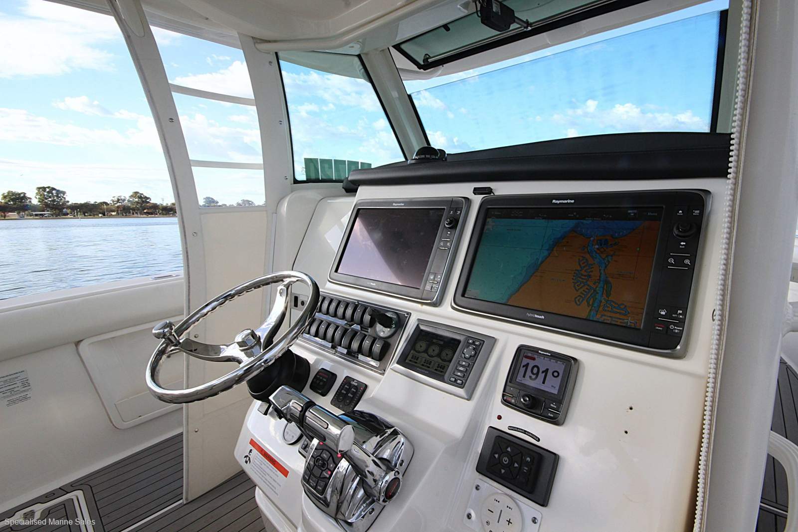 Boston Whaler 370 Outrage *** A SERIOUS OFFSHORE MACHINE *** $569,000 ...
