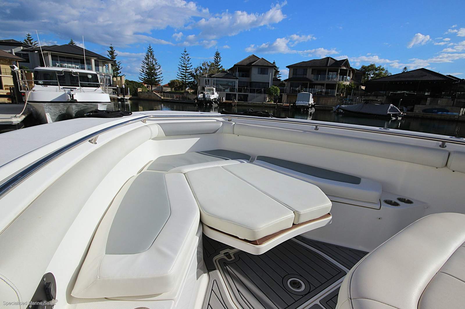 Boston Whaler 370 Outrage *** A SERIOUS OFFSHORE MACHINE *** $569,000 ...