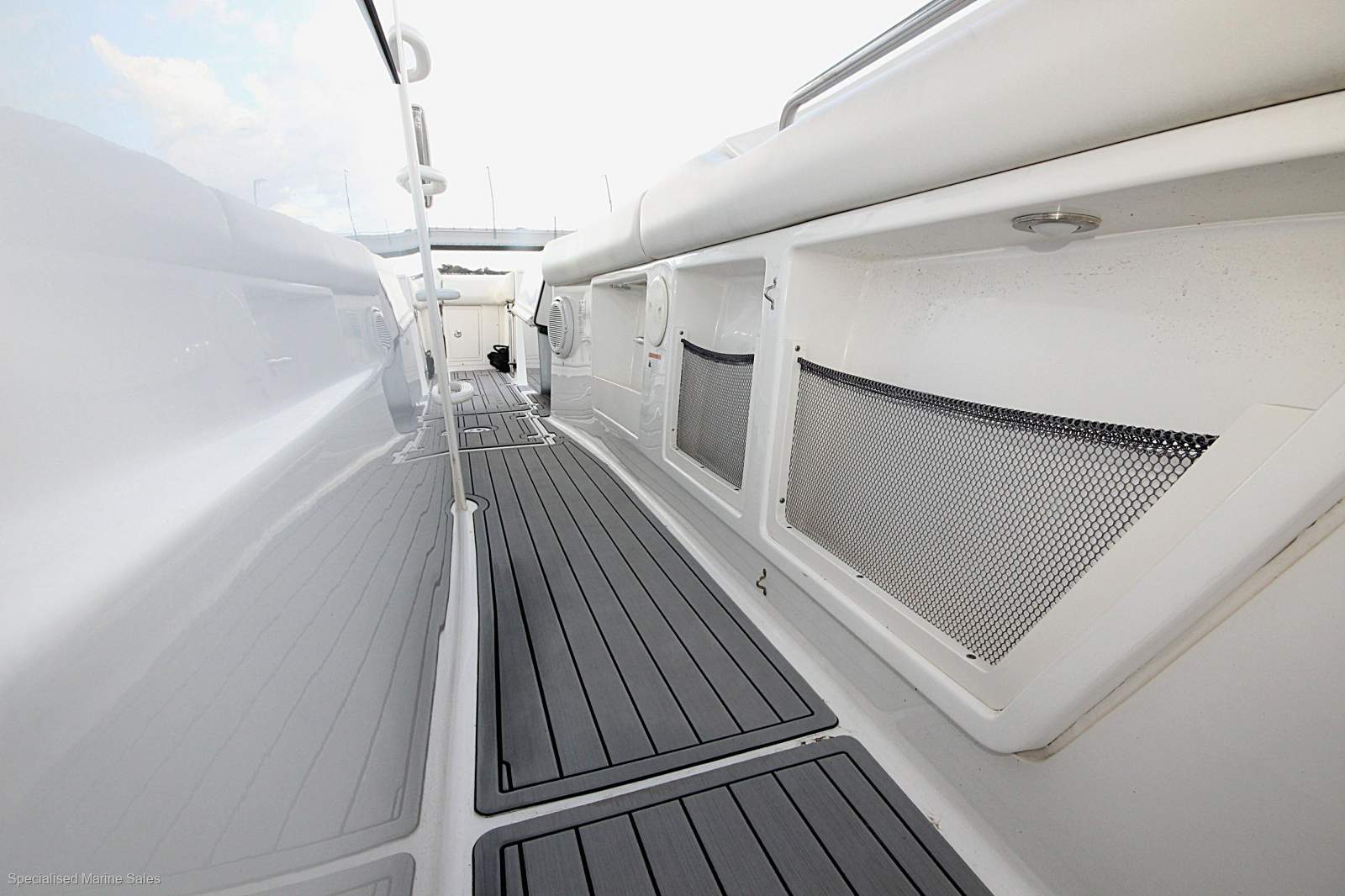 Boston Whaler 370 Outrage *** A SERIOUS OFFSHORE MACHINE *** $569,000 ...