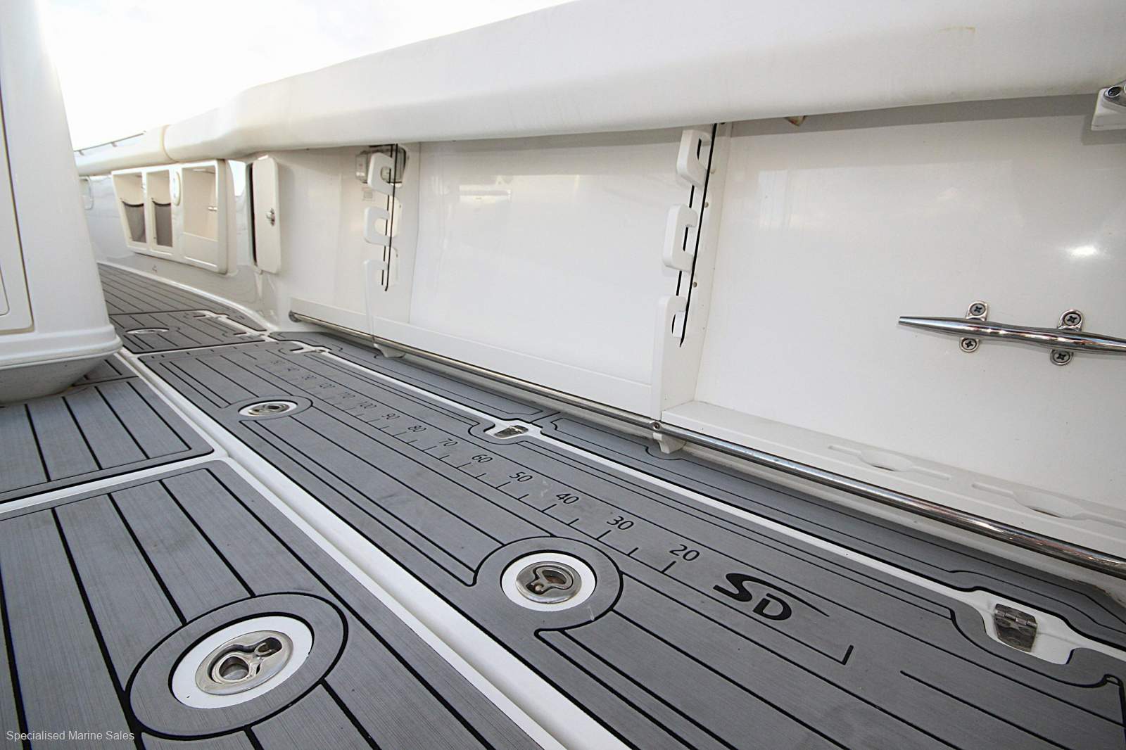 Boston Whaler 370 Outrage *** A SERIOUS OFFSHORE MACHINE *** $569,000 ...