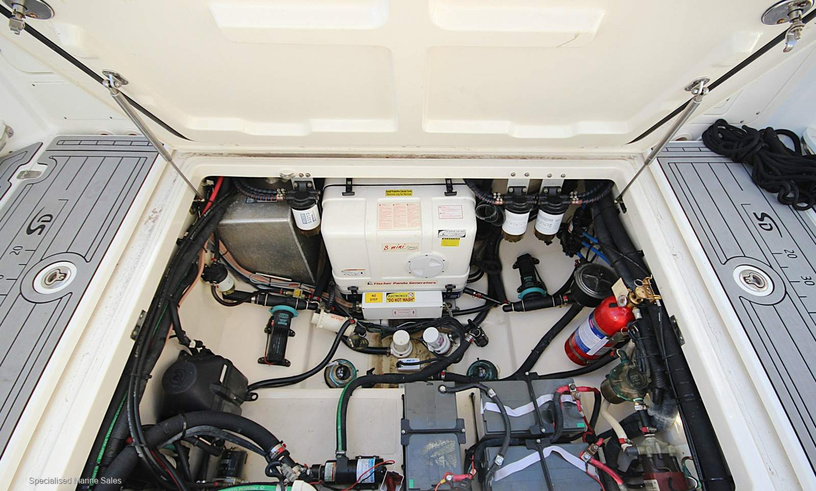 Boston Whaler 370 Outrage *** A SERIOUS OFFSHORE MACHINE *** $569,000 ...