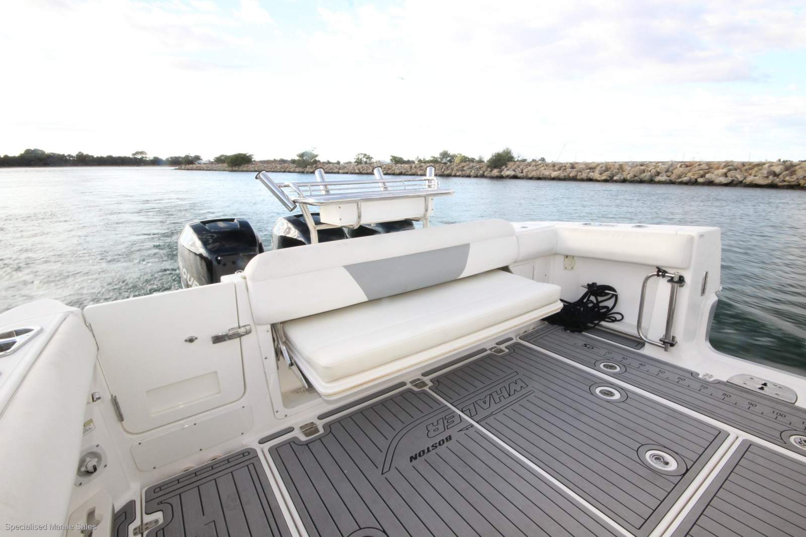 Boston Whaler 370 Outrage *** A SERIOUS OFFSHORE MACHINE *** $589,000 ...