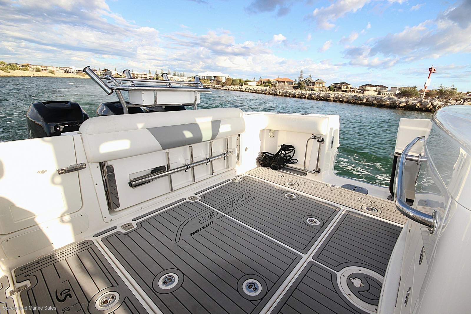 Boston Whaler 370 Outrage *** A SERIOUS OFFSHORE MACHINE *** $589,000 ...