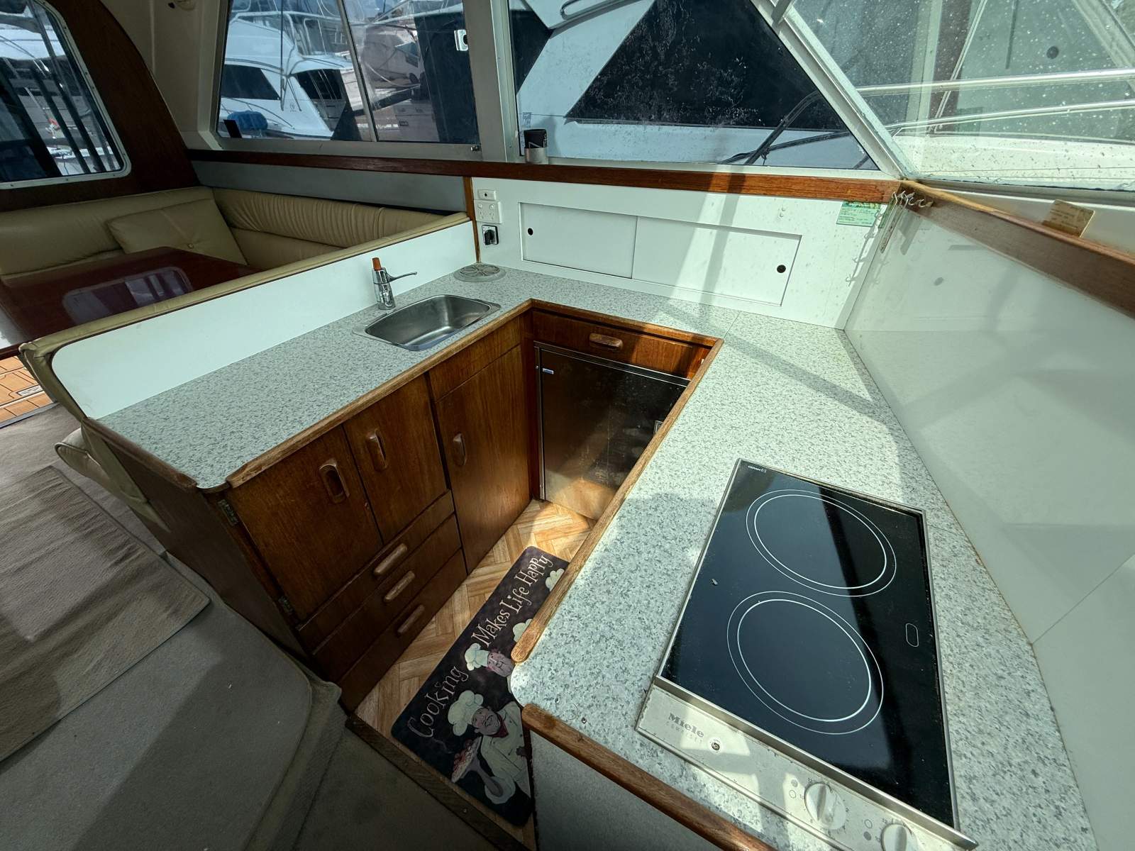 Bertram 35 Flybridge For Sale | d’Albora Yacht Brokers