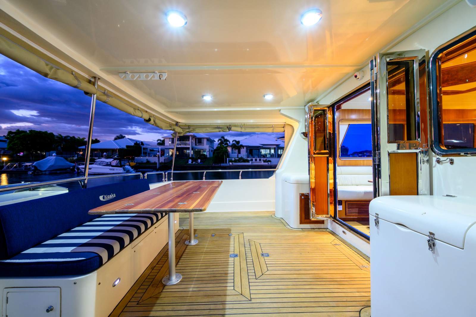Used Alaska 54 Sedan 'watershed' 2006 for Sale | Boats For Sale | Yachthub