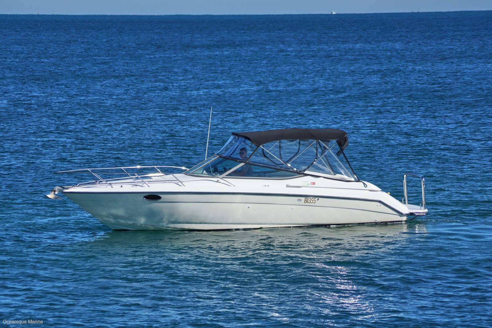 Regal 2850 LSC For Sale | Oceanique Marine