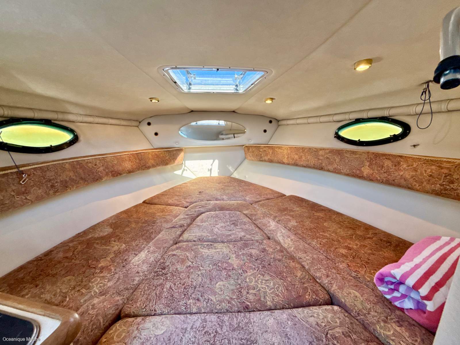 Regal 2850 LSC For Sale | Oceanique Marine