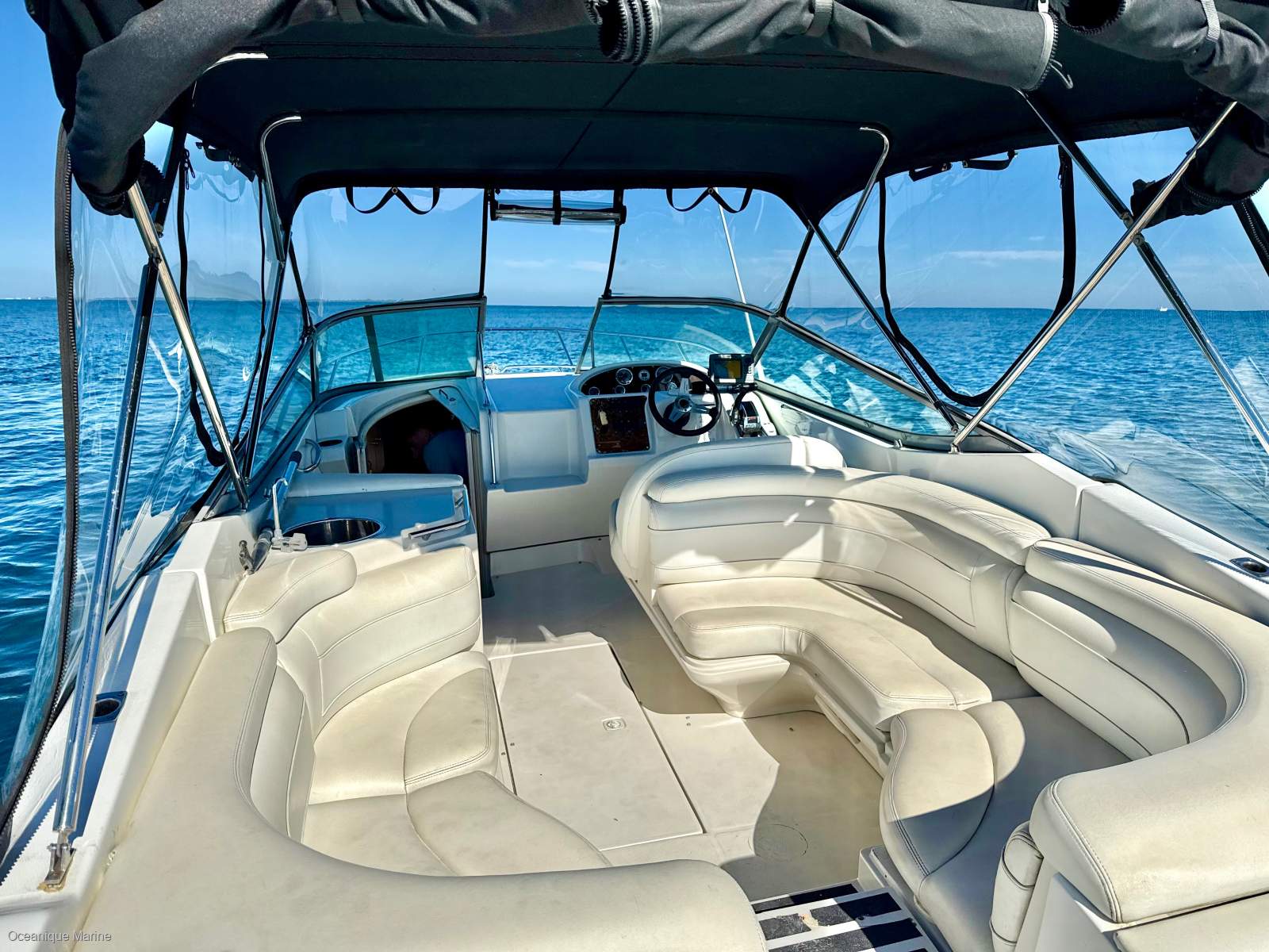 Regal 2850 LSC For Sale | Oceanique Marine