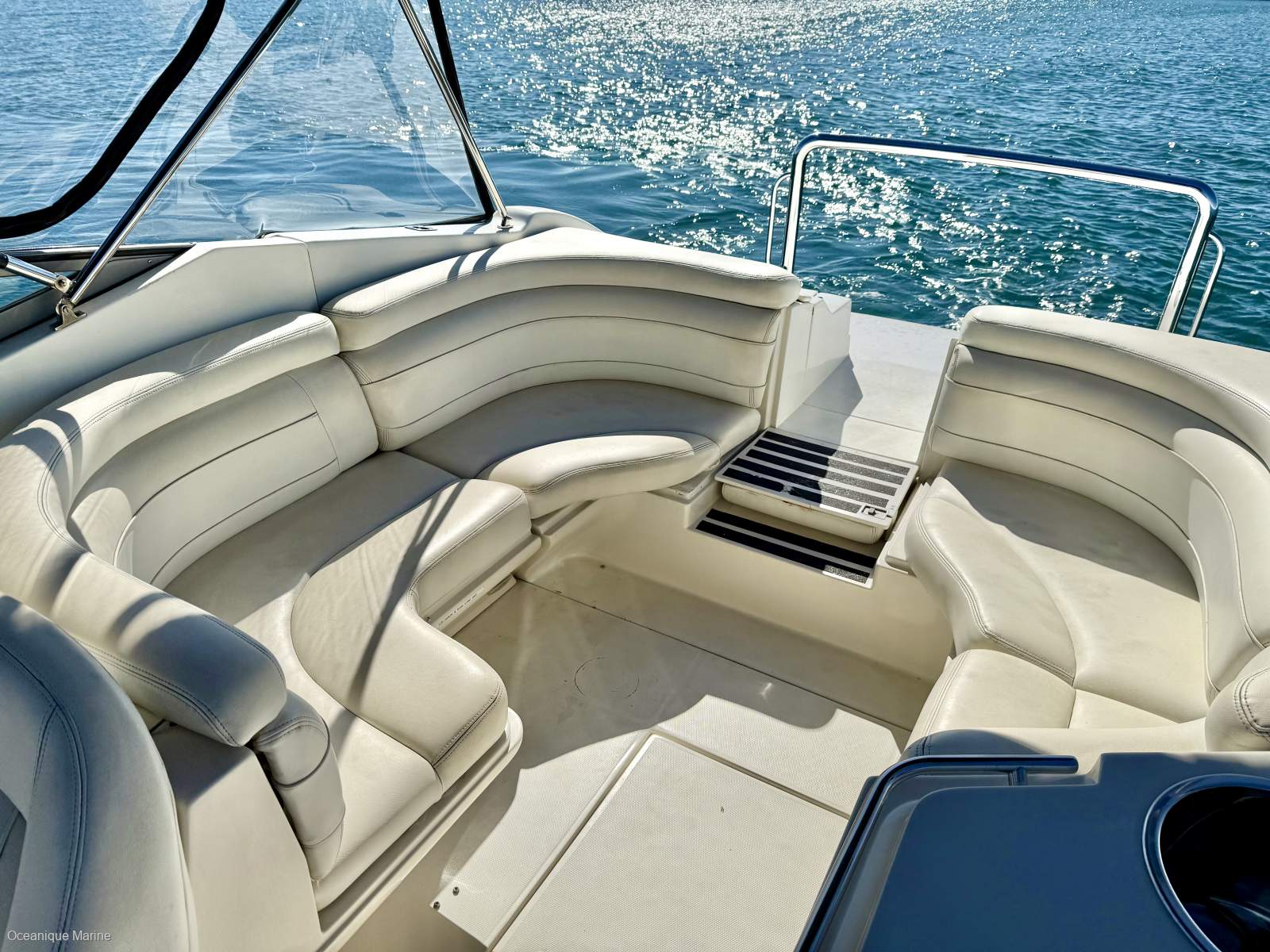 Regal 2850 LSC For Sale | Oceanique Marine