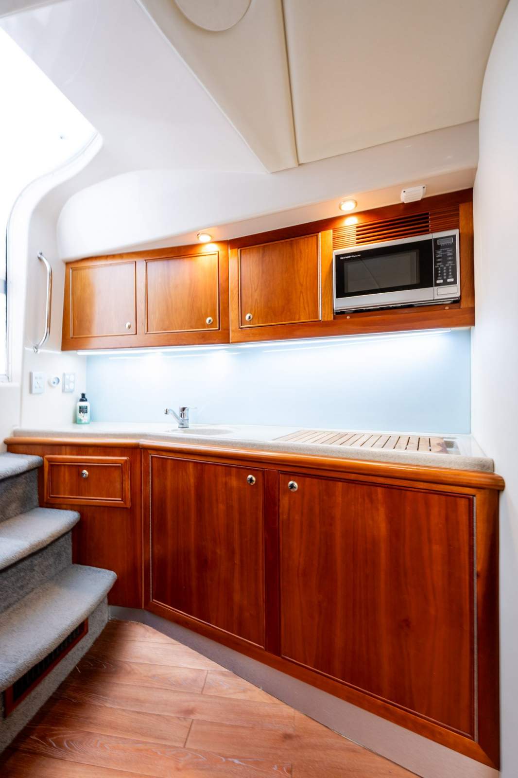 Used Riviera M430 Sports Cruiser - Recent Diesel Repower! for Sale ...