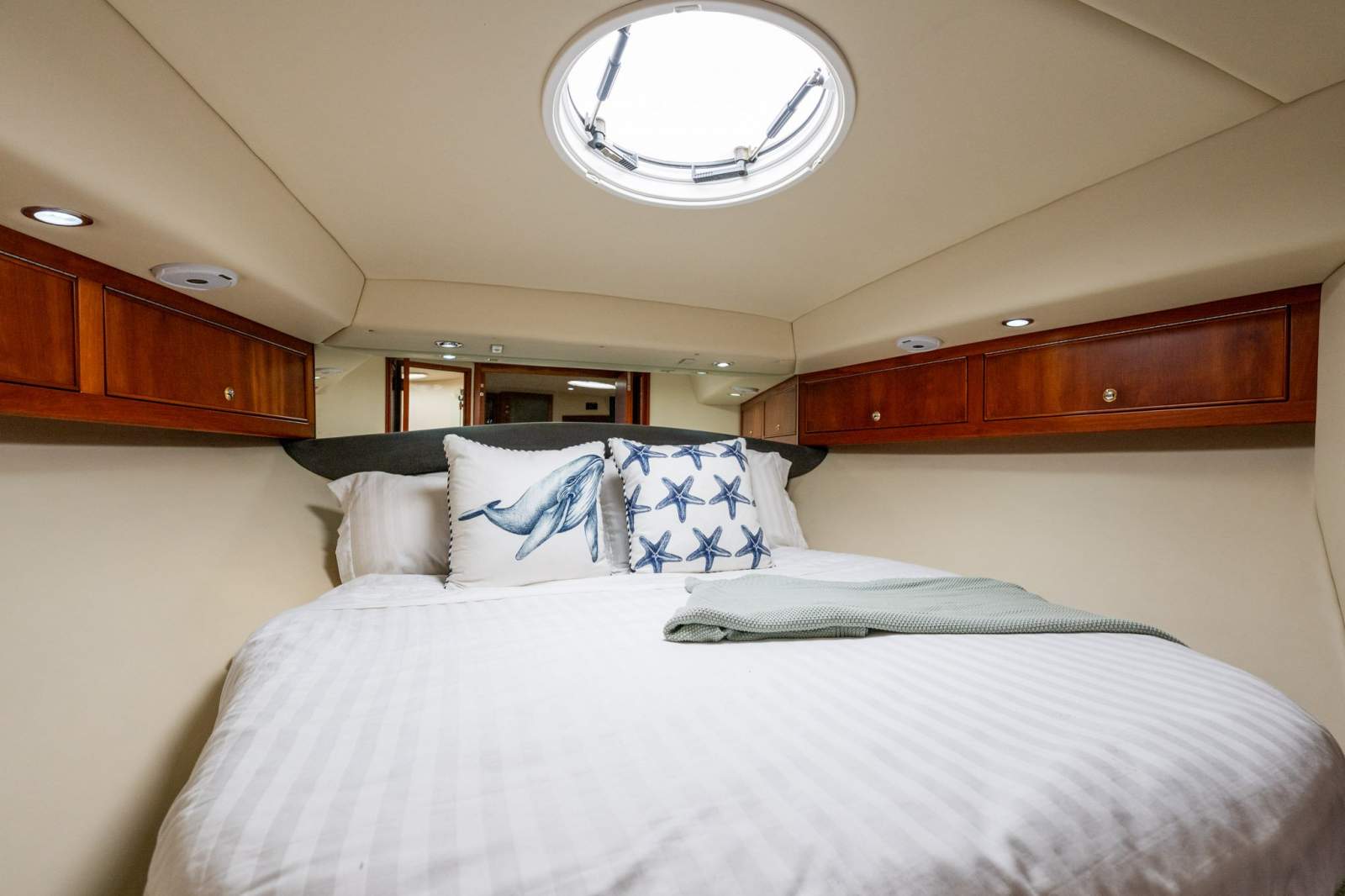 Riviera M430 Sports Cruiser - Recent Diesel Repower! - R Marine Crawley