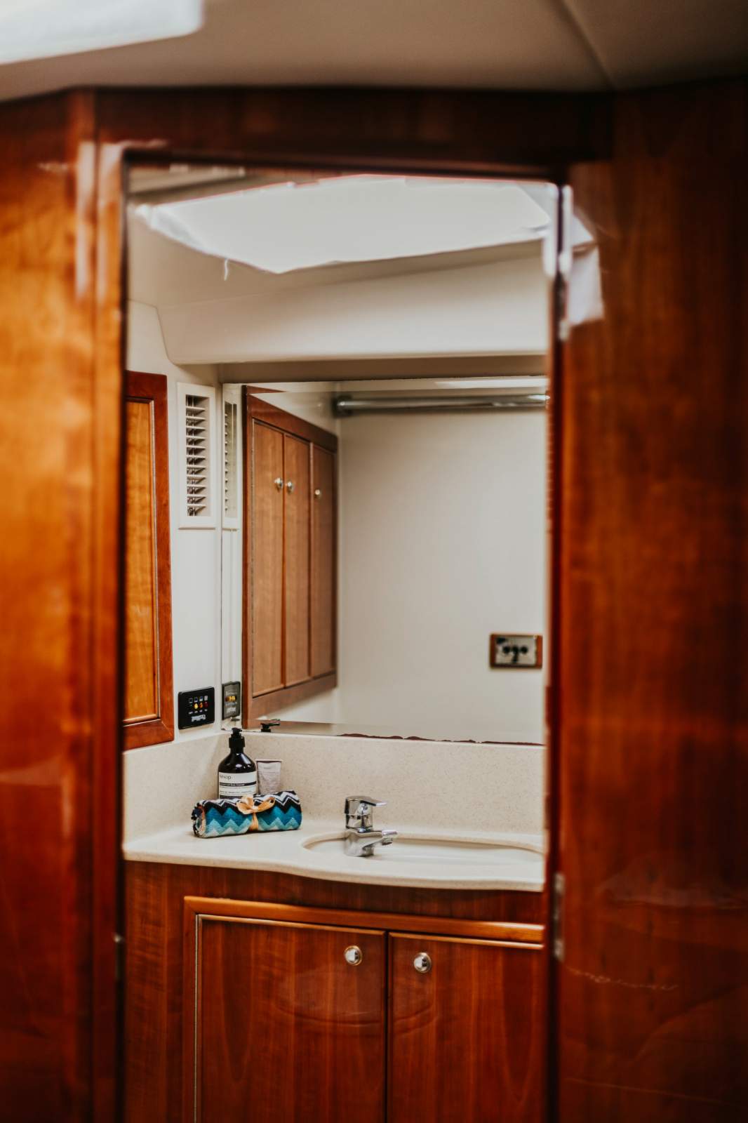 Used Riviera 58 Enclosed Flybridge Convertible With Tuna Tower for Sale ...