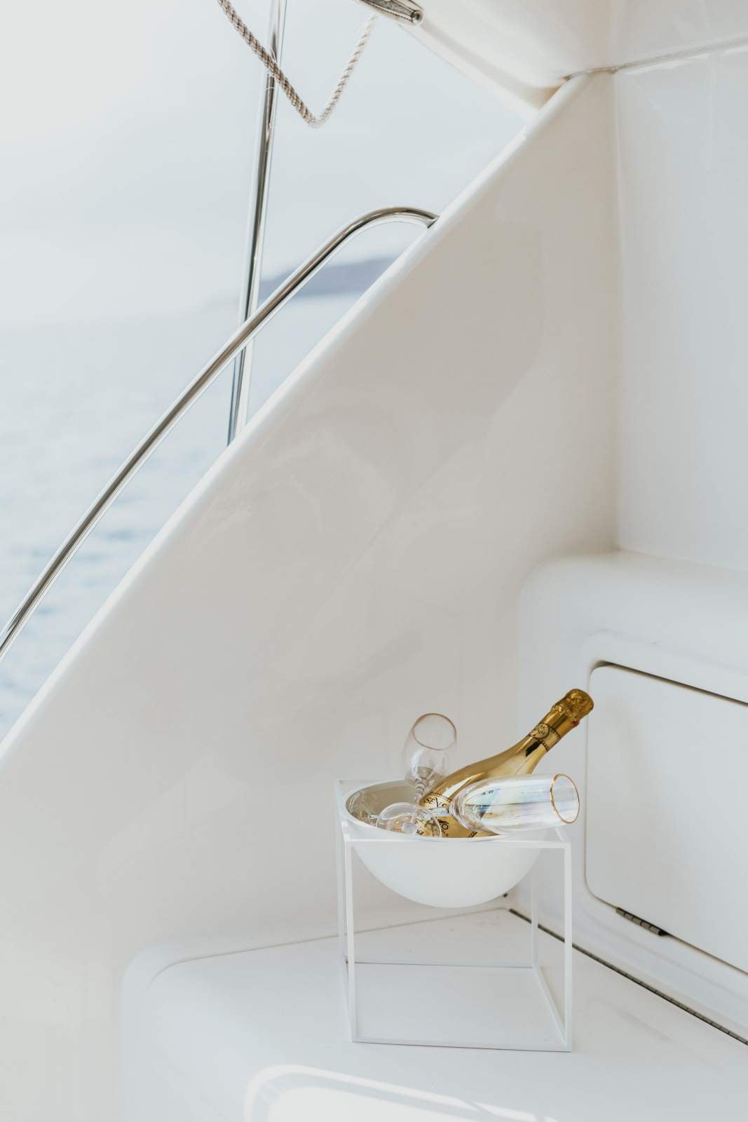 Used Riviera 58 Enclosed Flybridge Convertible With Tuna Tower for Sale ...