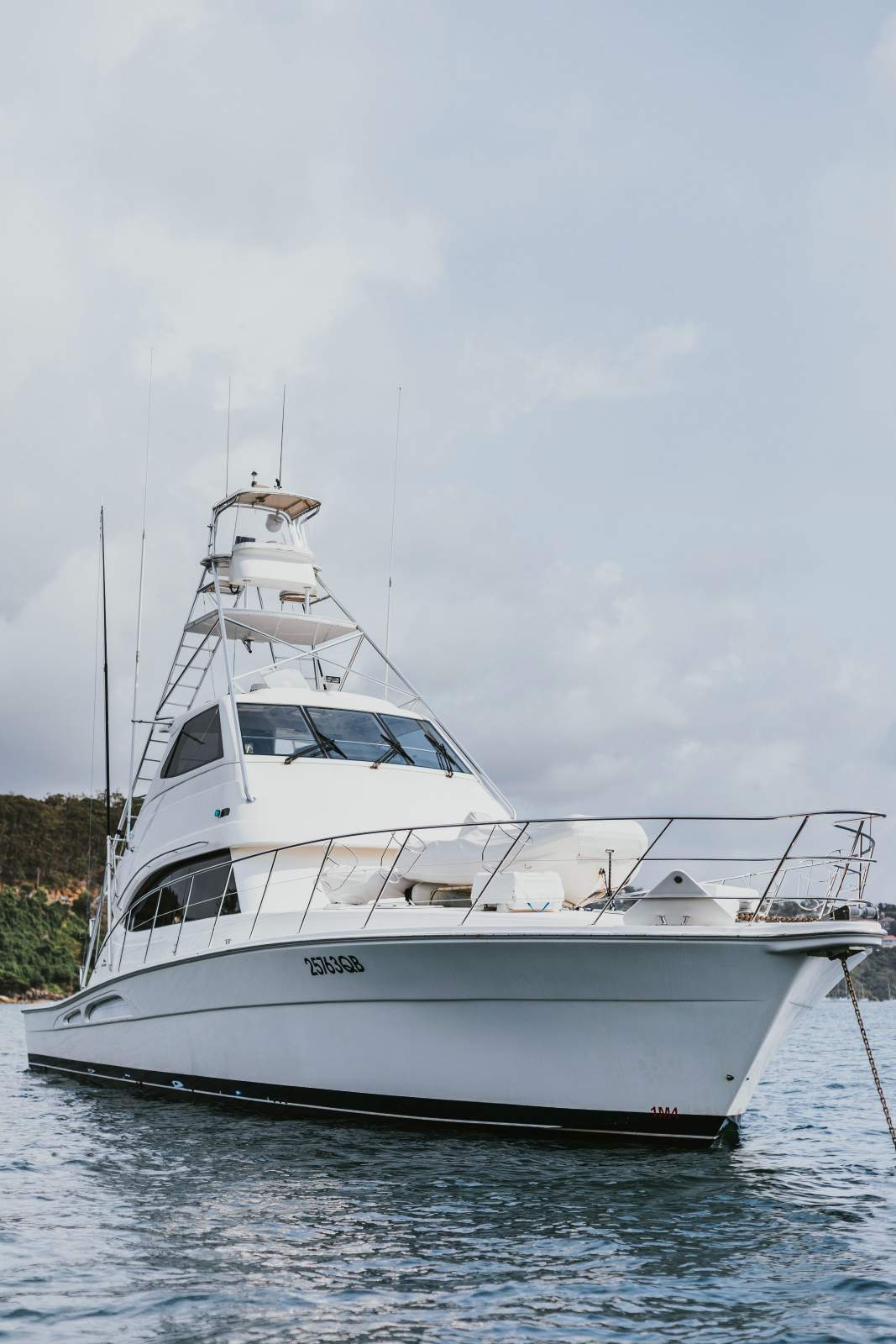 Used Riviera 58 Enclosed Flybridge Convertible With Tuna Tower for Sale ...