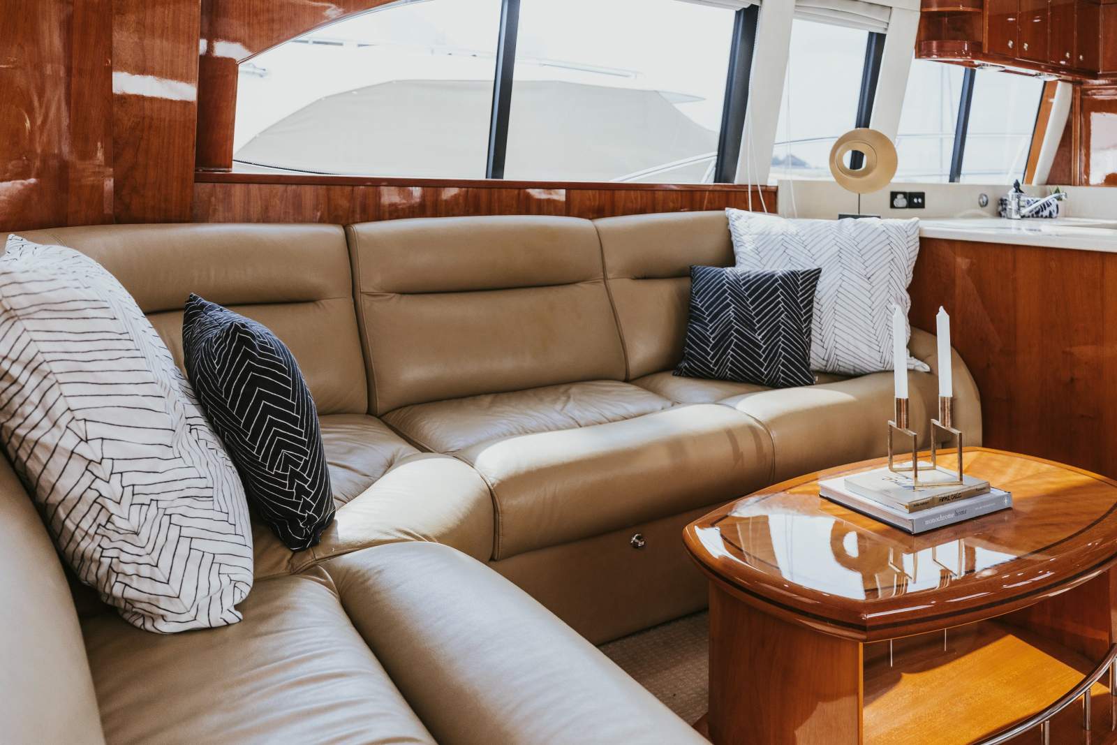 Used Riviera 58 Enclosed Flybridge Convertible With Tuna Tower for Sale ...