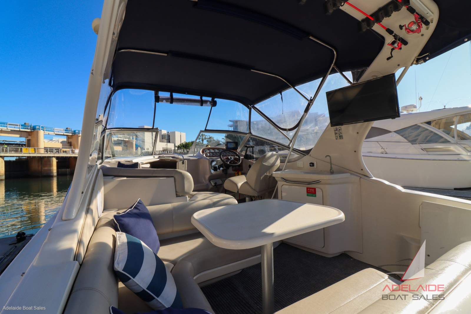 Used Regal Commodore 292 + Bow Thruster for Sale | Boats For Sale ...