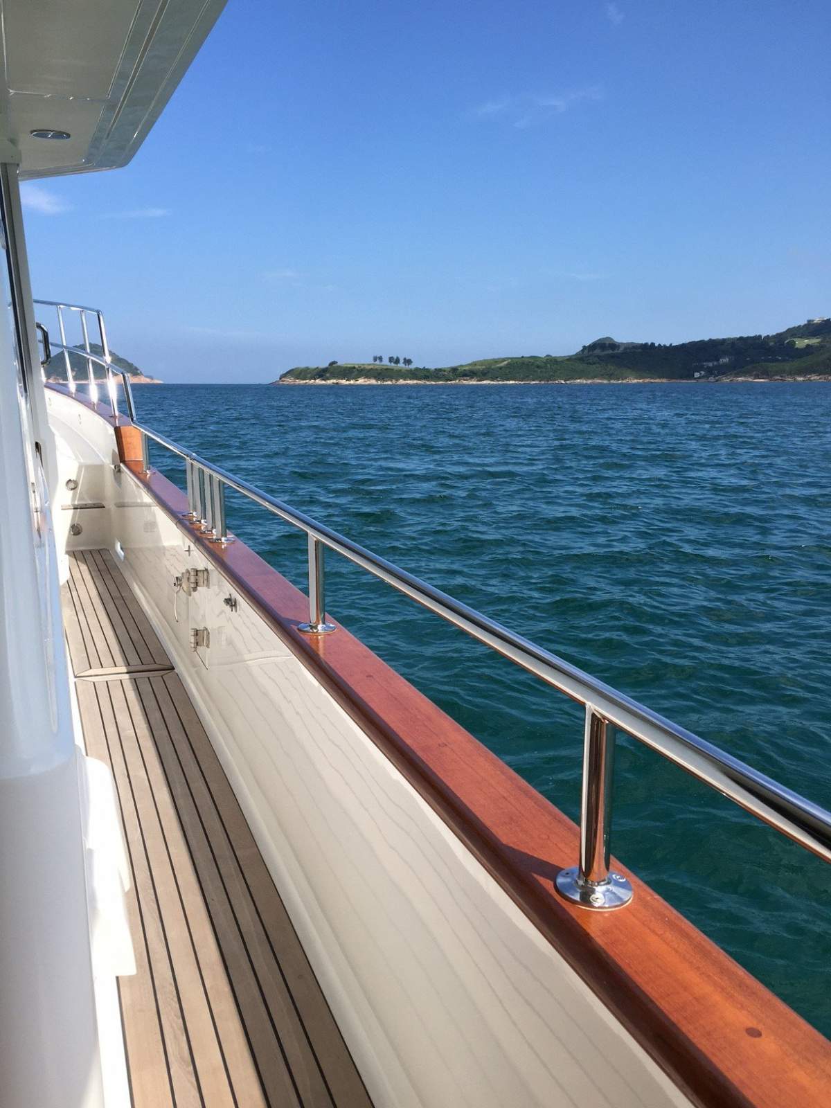 Used Explorer 46 Classic Flybridge Cruiser for Sale | Boats For Sale ...