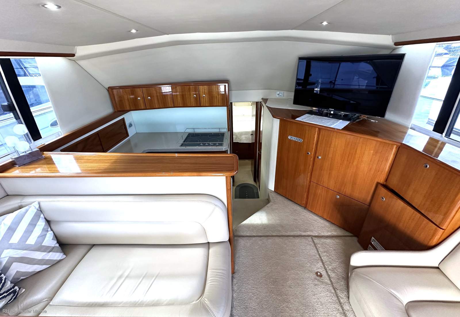 Caribbean 40 Flybridge Cruiser For Sale | RH Bluewater Marine Boat Sales