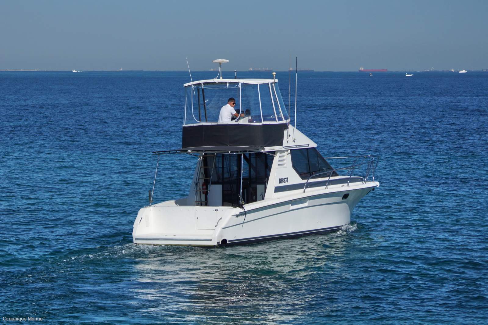 Used Commodore 33 Flybridge Twin Cabin Cruiser for Sale | Boats For ...