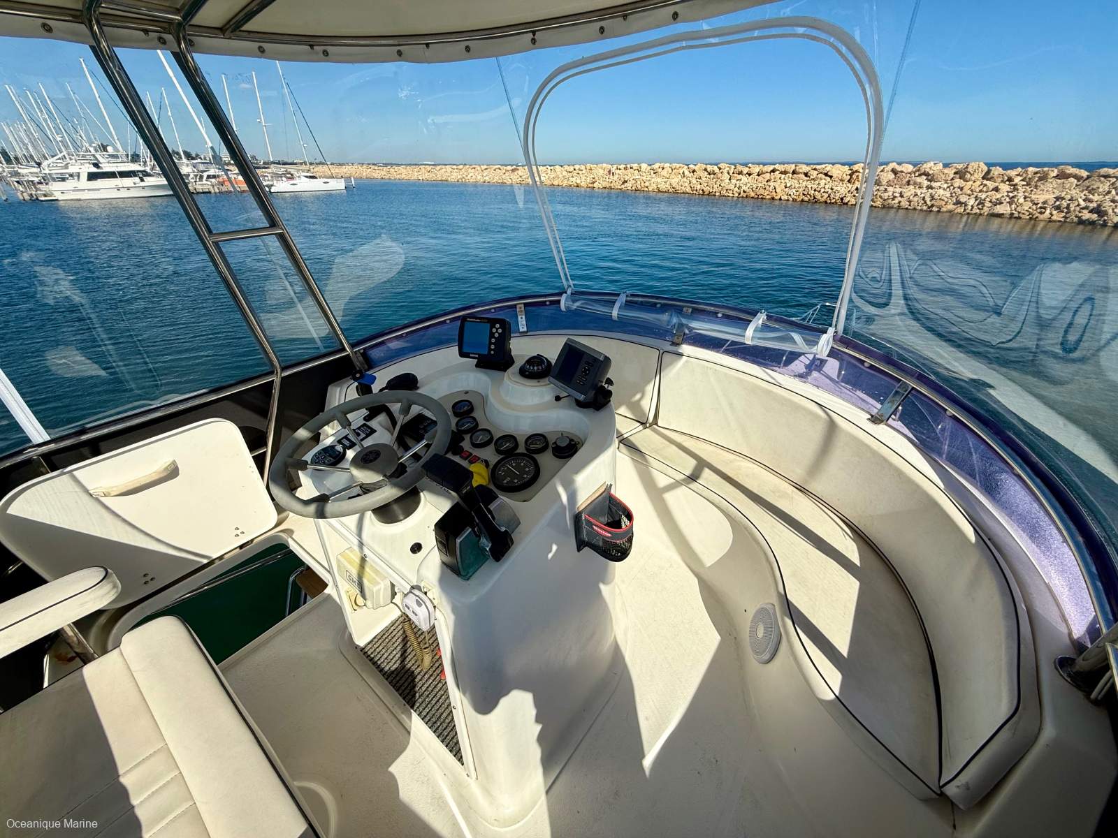 Used Commodore 33 Flybridge Twin Cabin Cruiser for Sale | Boats For ...