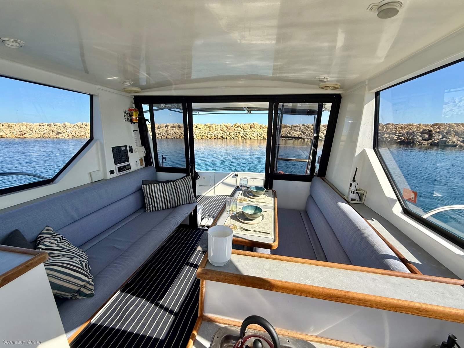 Used Commodore 33 Flybridge Twin Cabin Cruiser for Sale | Boats For ...