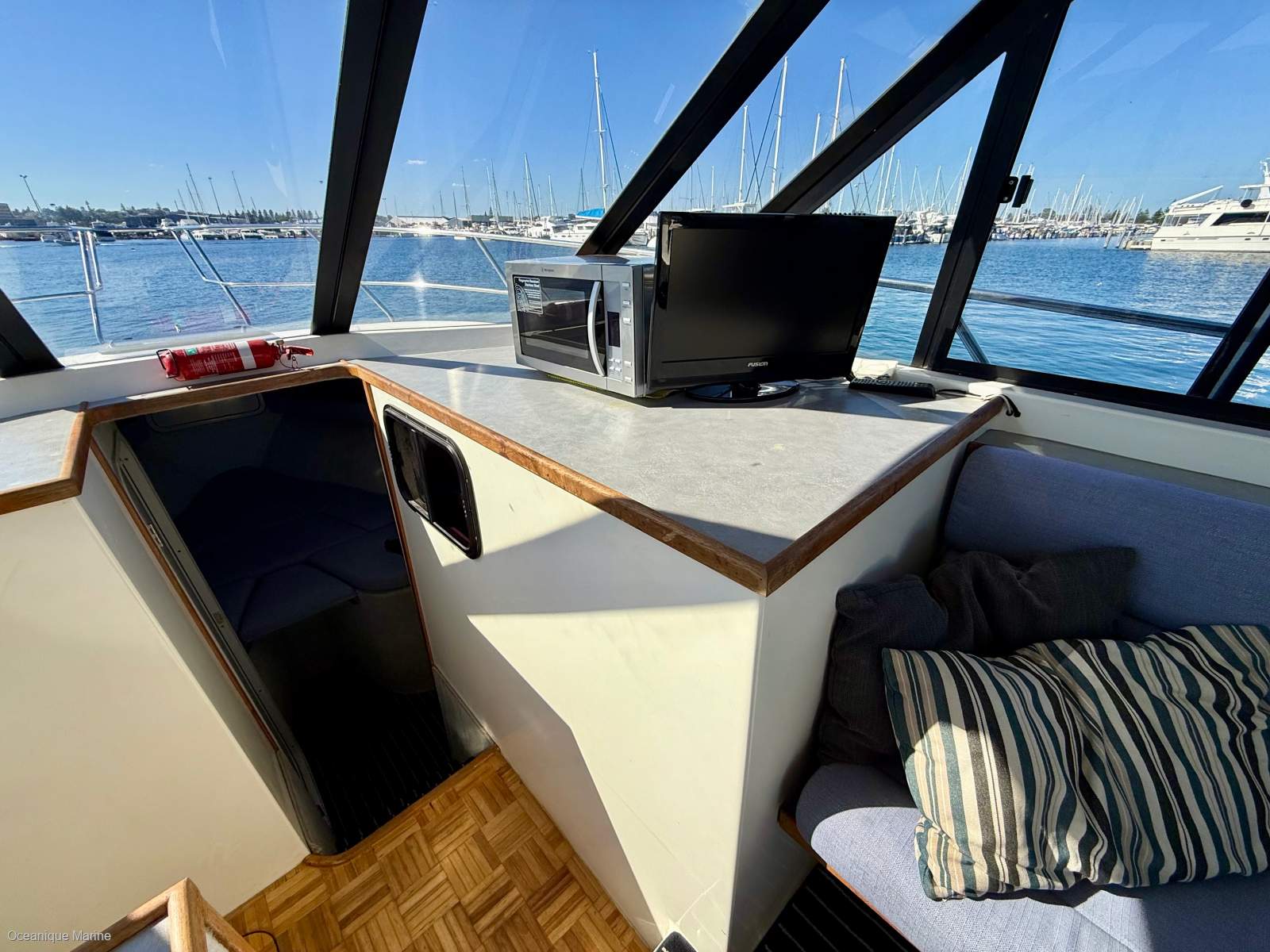 Used Commodore 33 Flybridge Twin Cabin Cruiser for Sale | Boats For ...