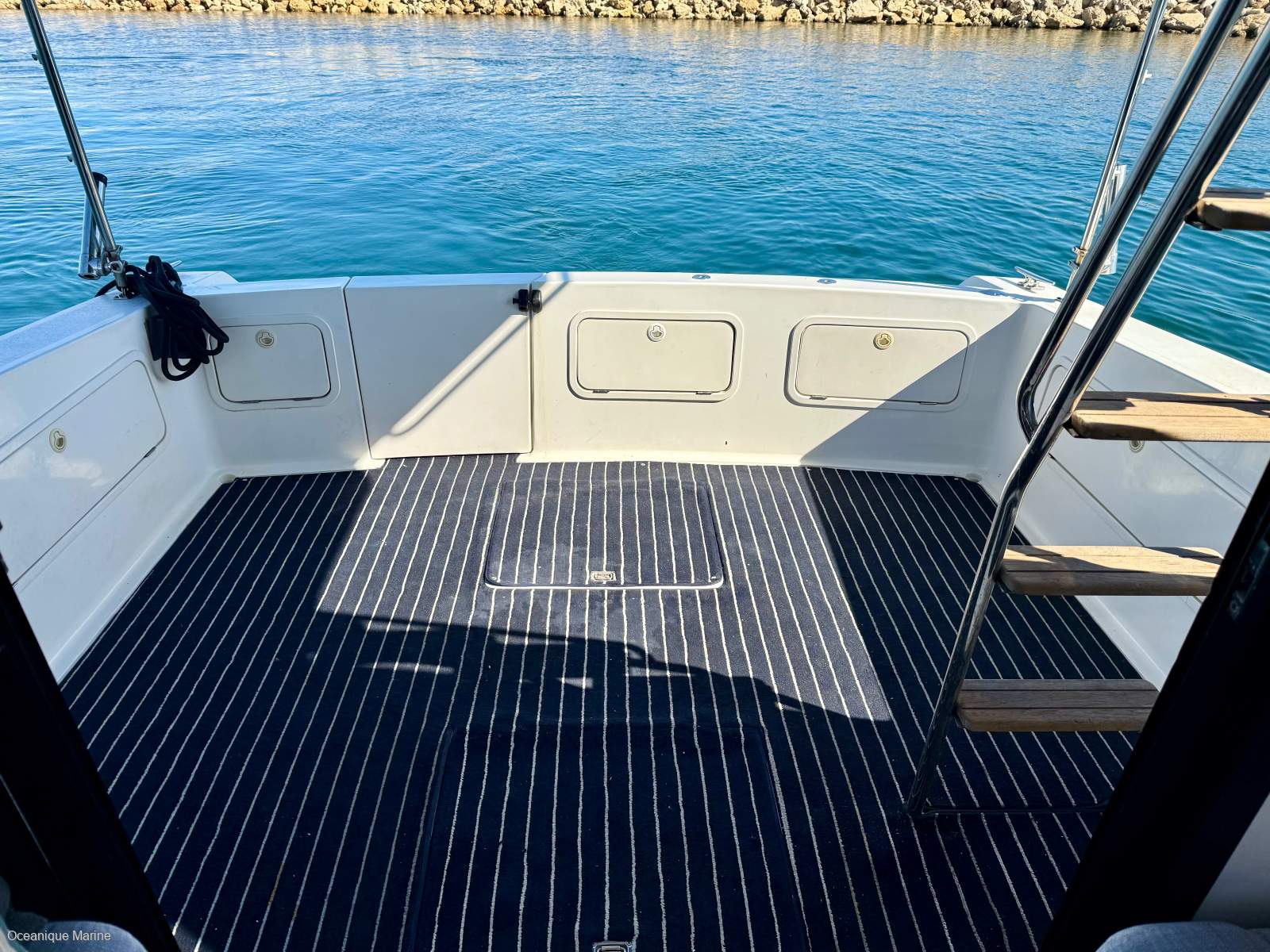 Used Commodore 33 Flybridge Twin Cabin Cruiser for Sale | Boats For ...