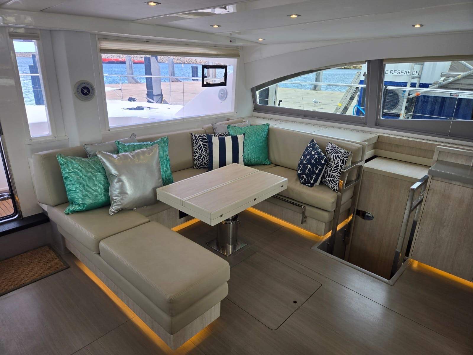 Used Leopard Catamarans 51 Powercat Flybridge Owners Version for Sale ...