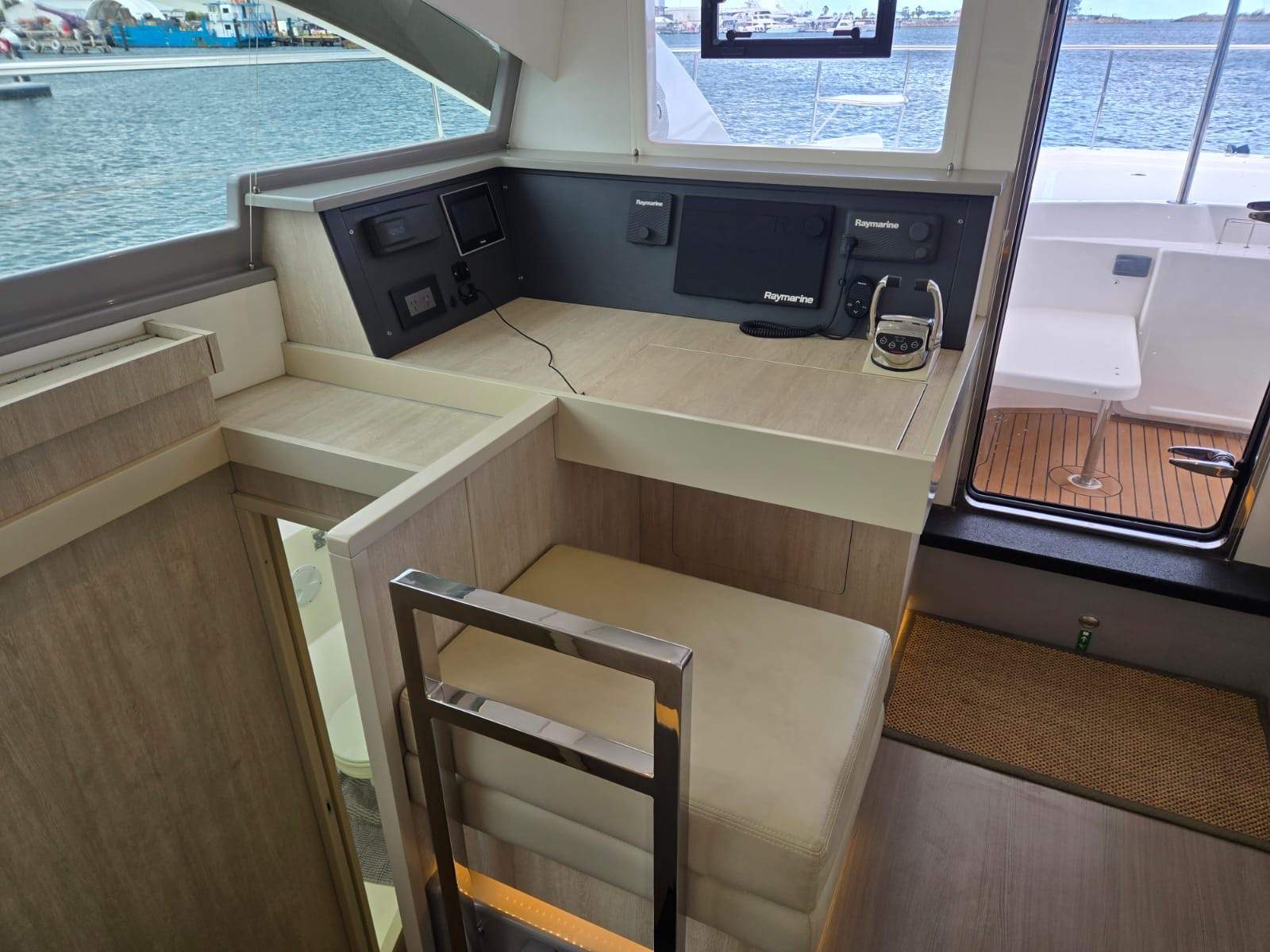 Used Leopard Catamarans 51 Powercat Flybridge Owners Version for Sale ...