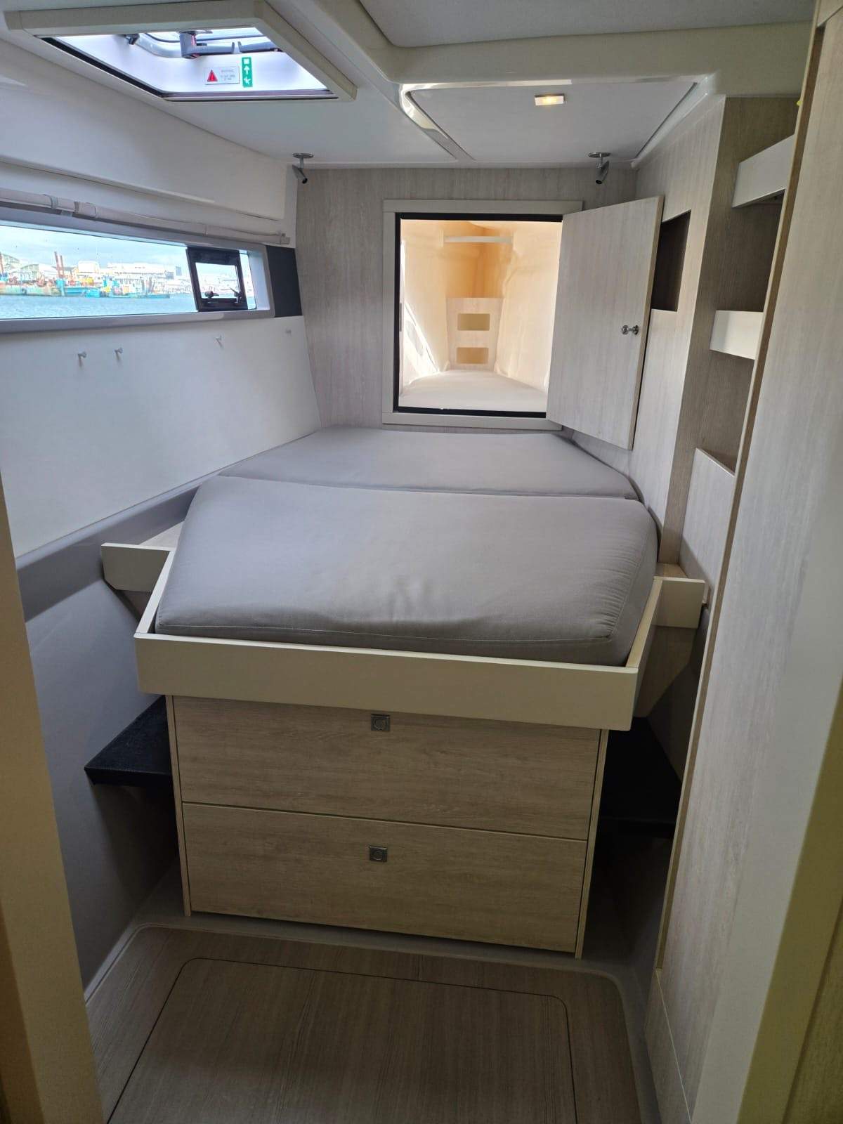 Used Leopard Catamarans 51 Powercat Flybridge Owners Version for Sale ...