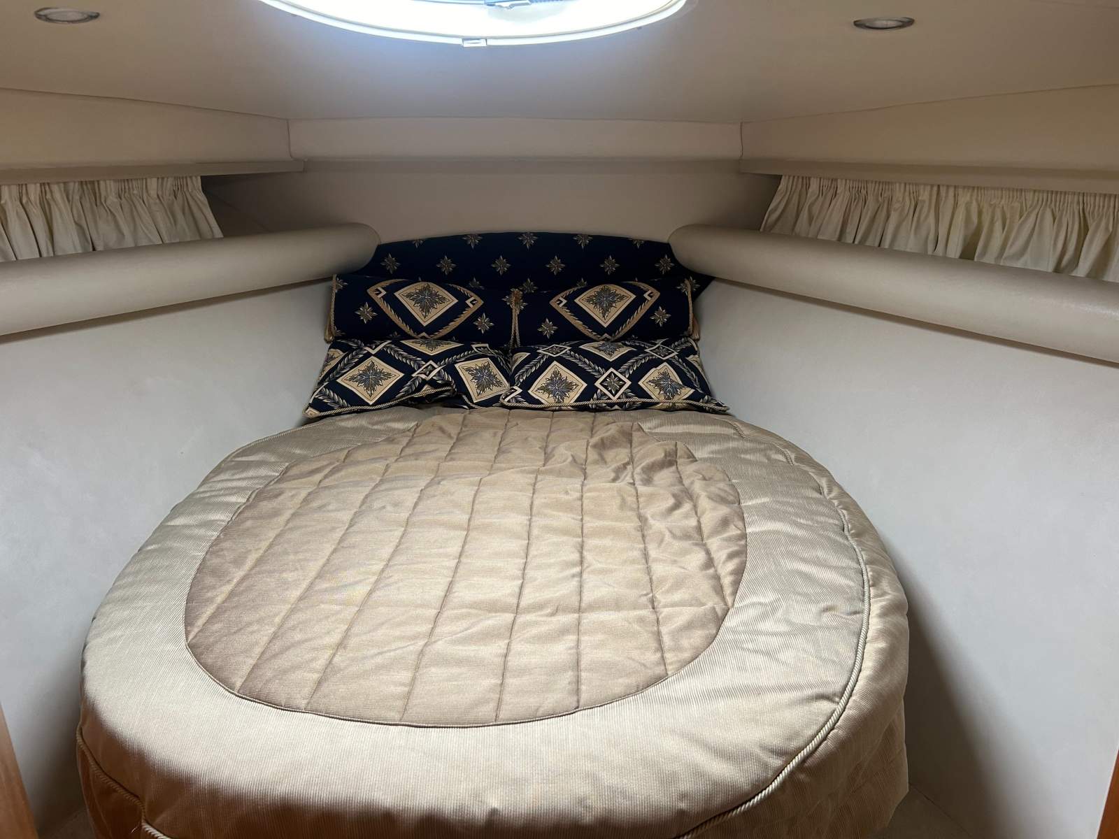 Used Riviera 37 Flybridge for Sale | Boats For Sale | Yachthub