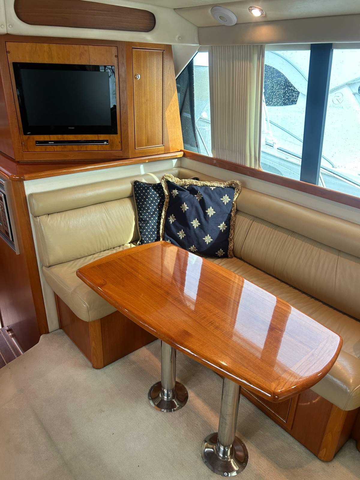 Used Riviera 37 Flybridge for Sale | Boats For Sale | Yachthub