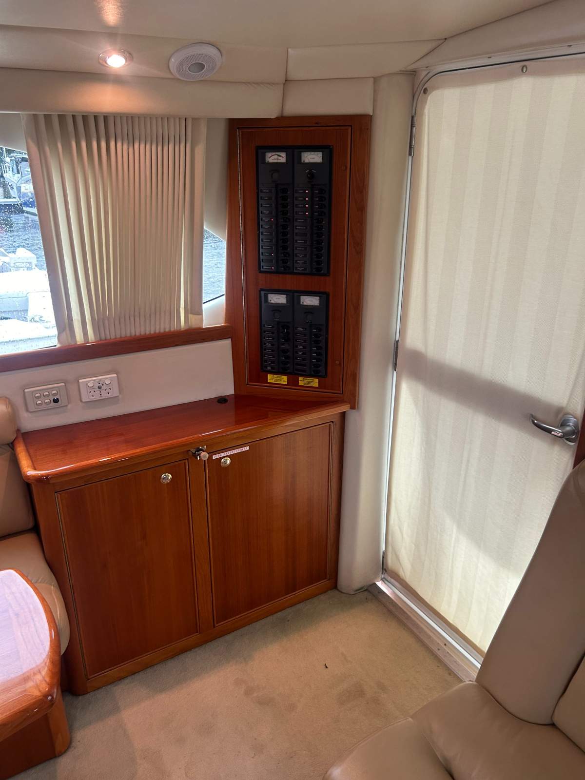 Used Riviera 37 Flybridge for Sale | Boats For Sale | Yachthub