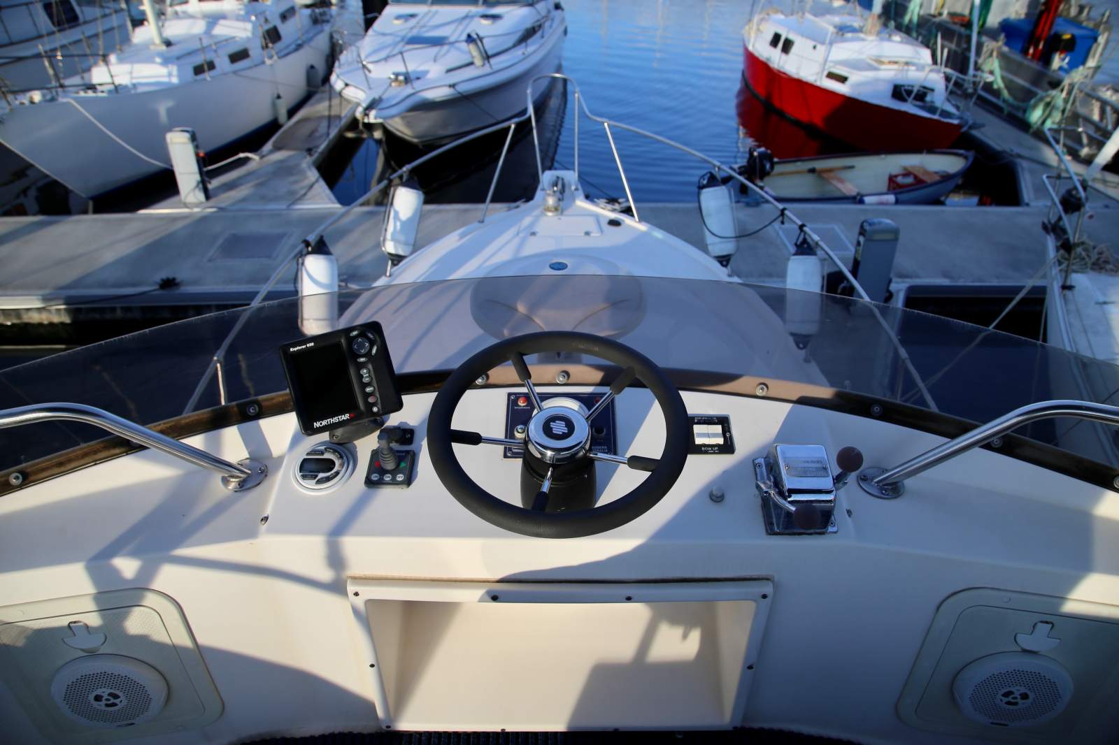 Mariner 28 Flybridge UPGRADED LOW HOURS ENGINE, EXCEPTIONAL CONDITION ...