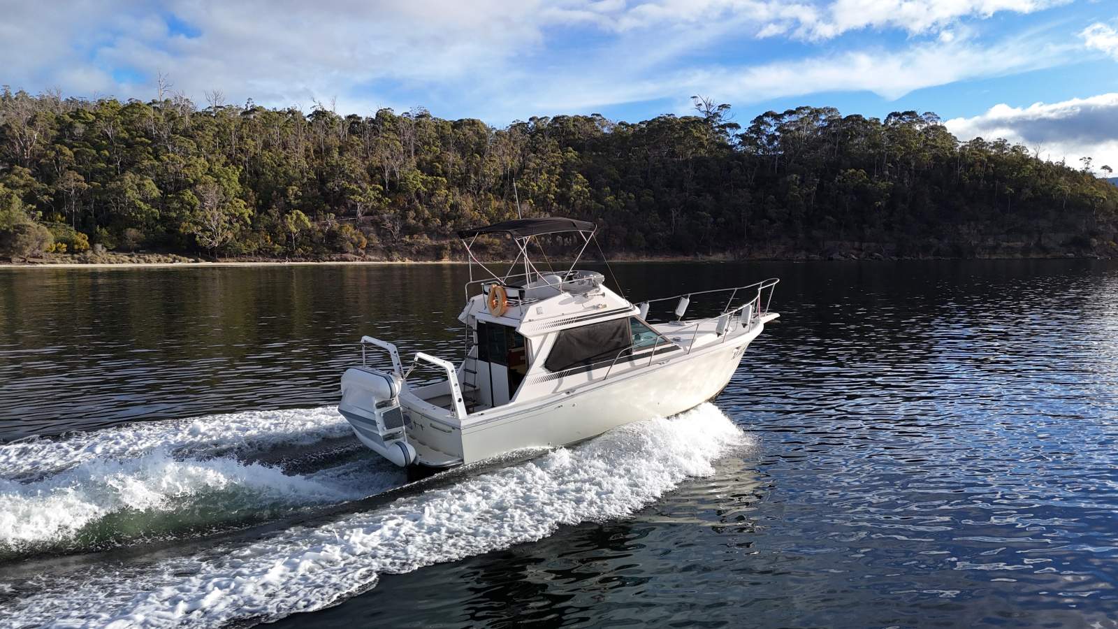 Used Mariner 28 Flybridge Upgraded Low Hours Engine, Exceptional ...