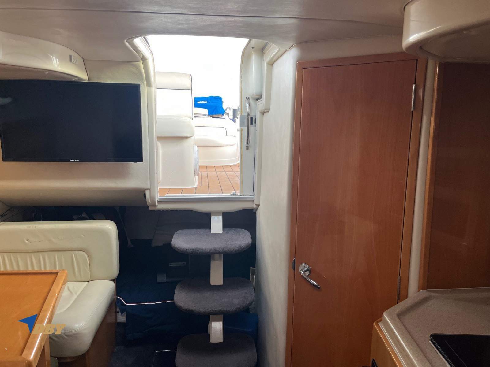 Used Riviera M290 Sports Cruiser for Sale | Boats For Sale | Yachthub