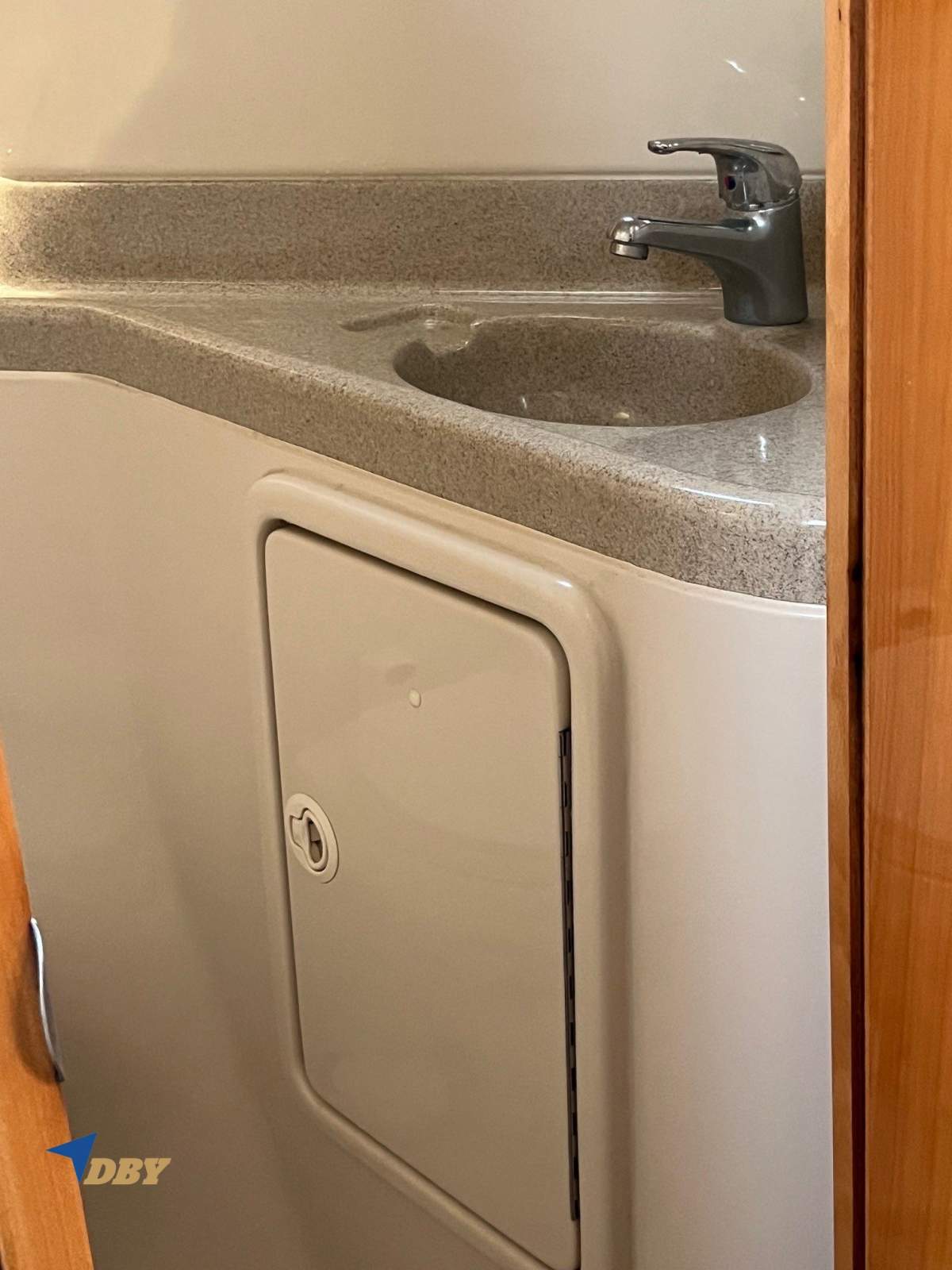 Used Riviera M290 Sports Cruiser for Sale | Boats For Sale | Yachthub