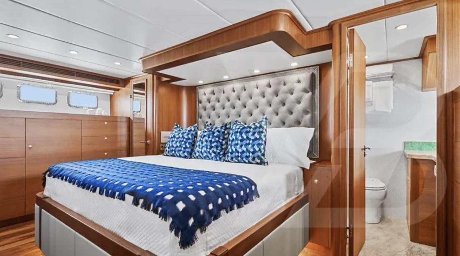 Used Outer Reef 670 Azure for Sale | Boats For Sale | Yachthub