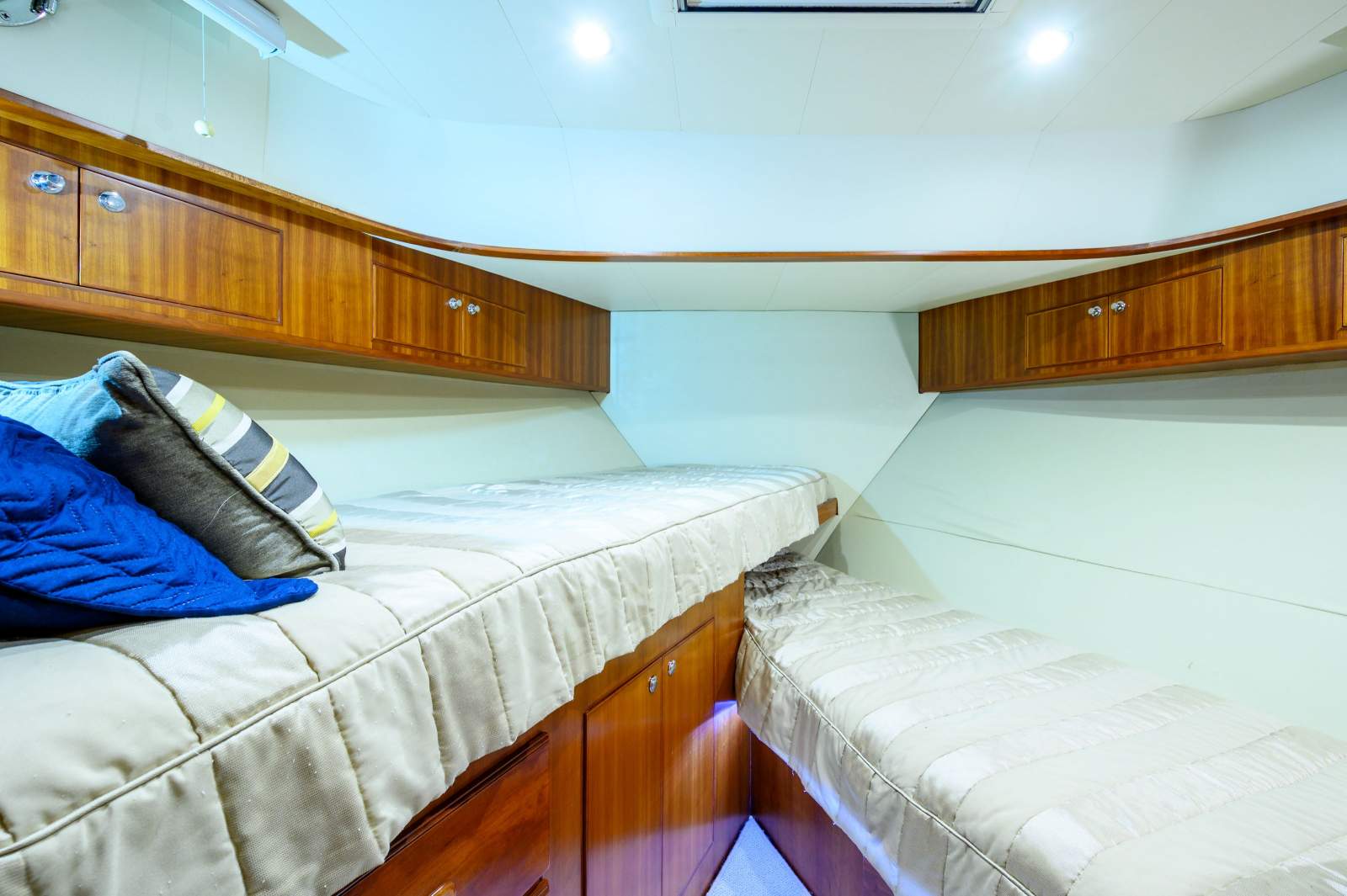 Used Alaska 46 Flybridge 2012 'lions Bay' for Sale | Boats For Sale ...