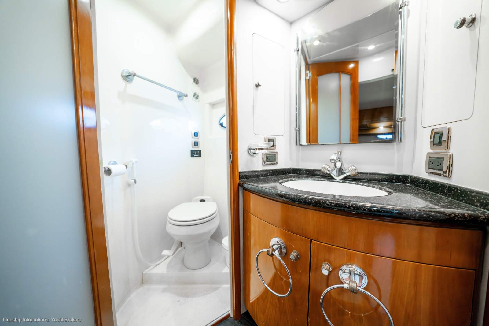 Used Carver 570 Pilothouse Cruiser for Sale | Boats For Sale | Yachthub