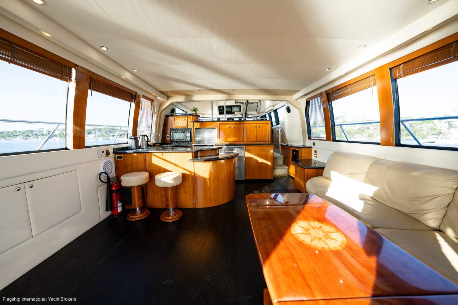 Used Carver 570 Pilothouse Cruiser for Sale | Boats For Sale | Yachthub