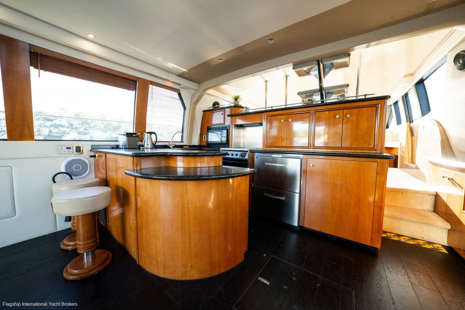 Used Carver 570 Pilothouse Cruiser for Sale | Boats For Sale | Yachthub