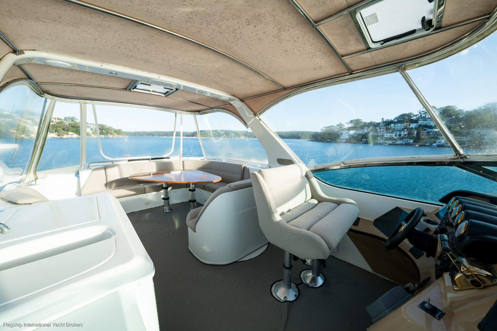 Used Carver 570 Pilothouse Cruiser for Sale | Boats For Sale | Yachthub