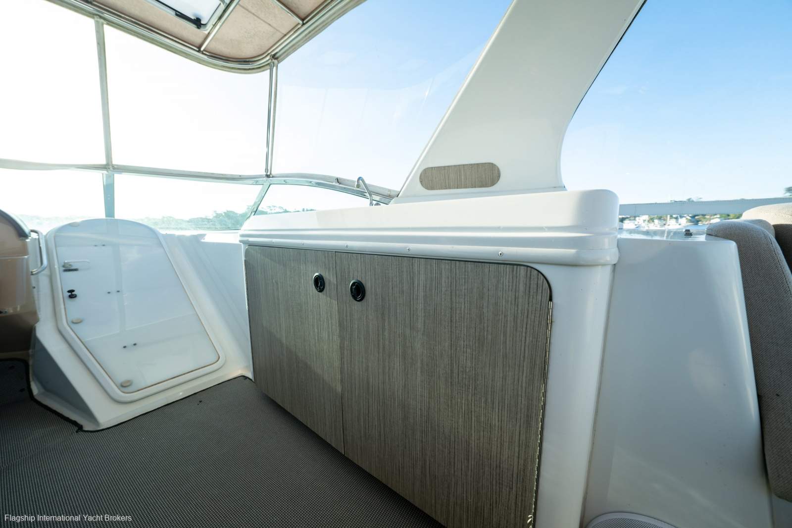 Used Carver 570 Pilothouse Cruiser for Sale | Boats For Sale | Yachthub