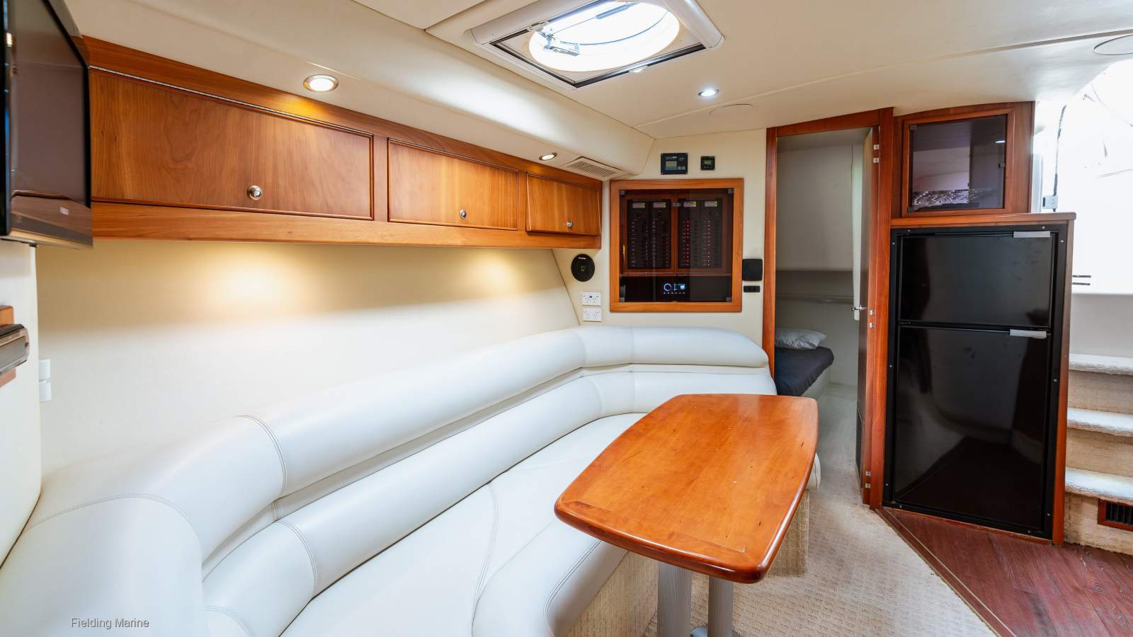 Used Riviera M430 Sports Cruiser for Sale | Boats For Sale | Yachthub