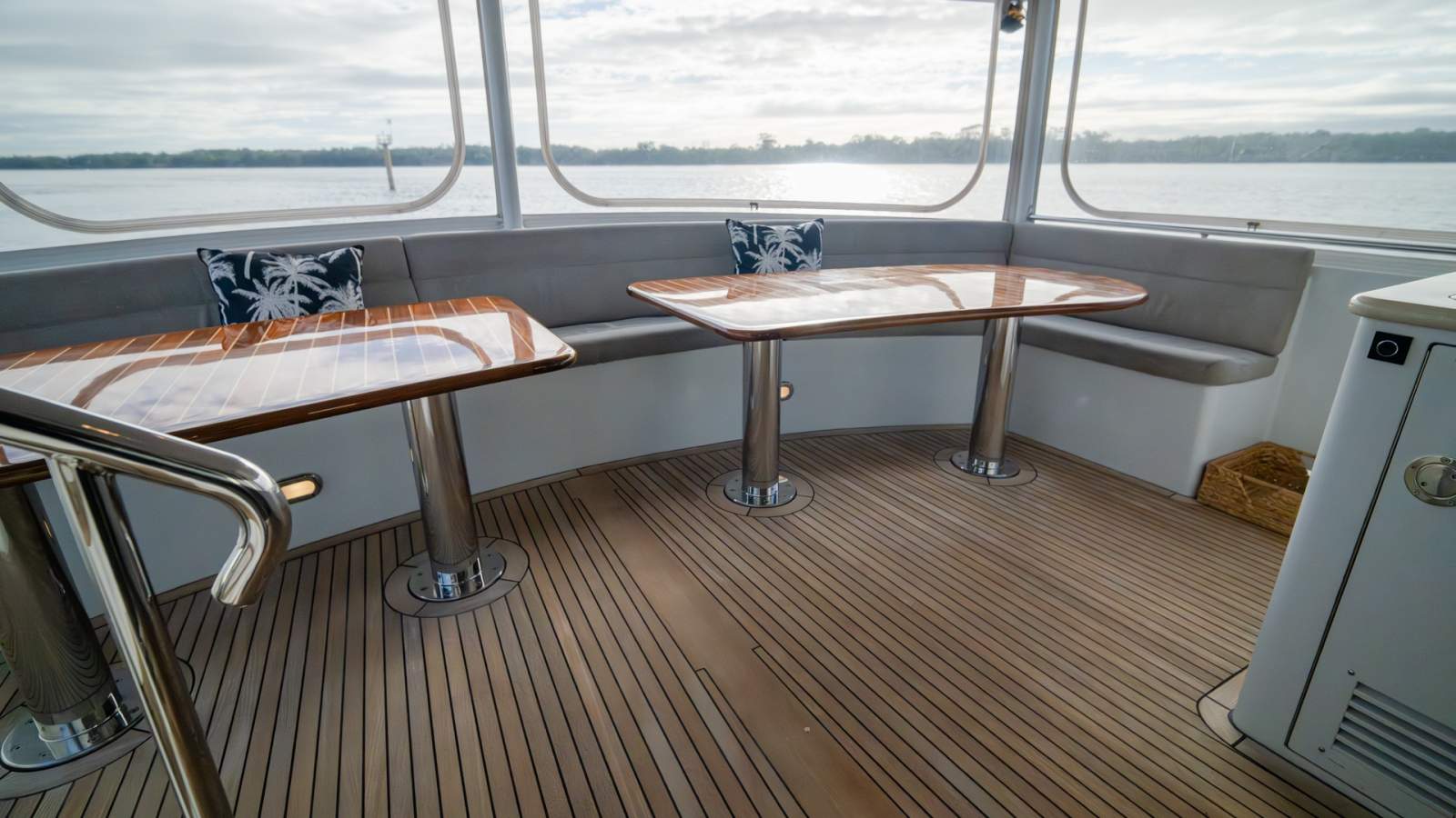 Used Lloyd 115 Motor Yacht for Sale | Boats For Sale | Yachthub