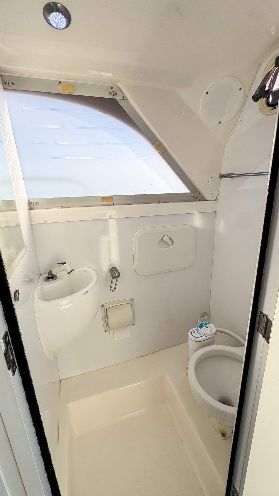 Caribbean 27 Flybridge Cruiser For Sale | Oceaneer Marine