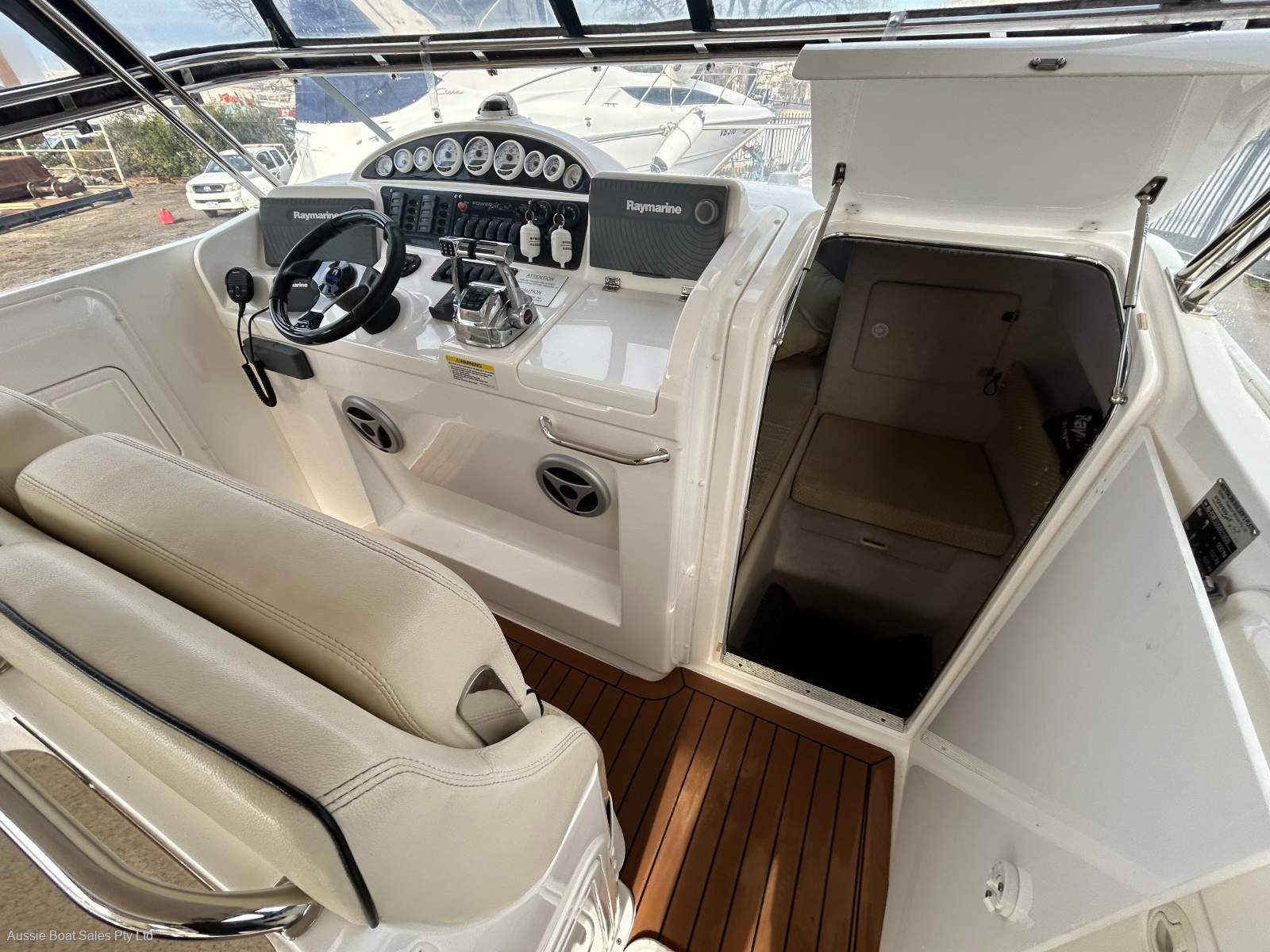 Used Powercat 3000 Sports Cabriolet for Sale | Boats For Sale | Yachthub